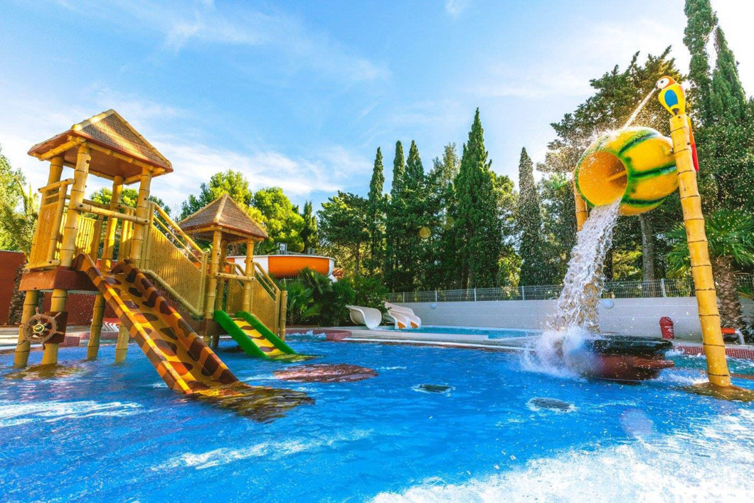 Campsites Perpignan | 4 and 5 stars with water park | Campings.Luxury