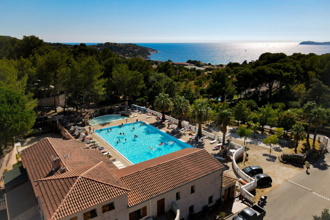 Camping Var | 4 et 5 étoiles avec parc aquatique | Campings.Luxe