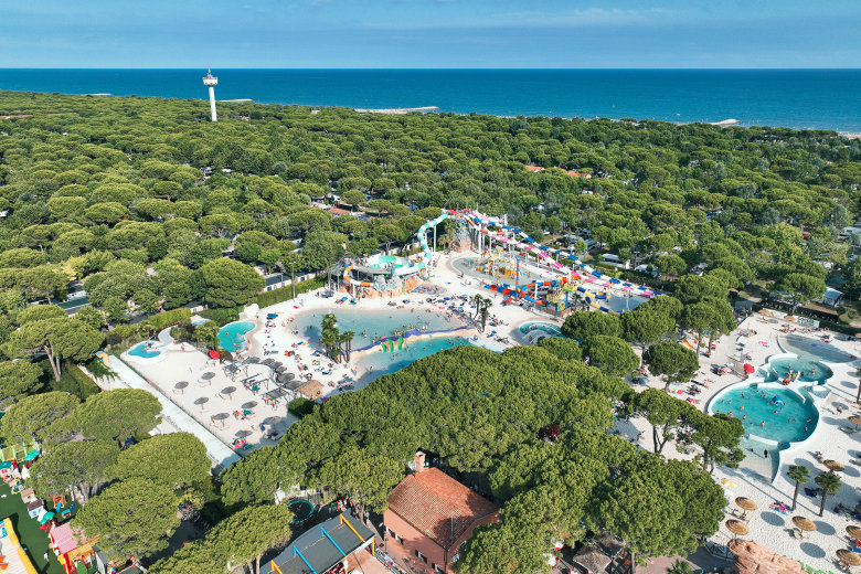 Campsites Italy | 4 and 5 stars with water park | Campings.Luxury