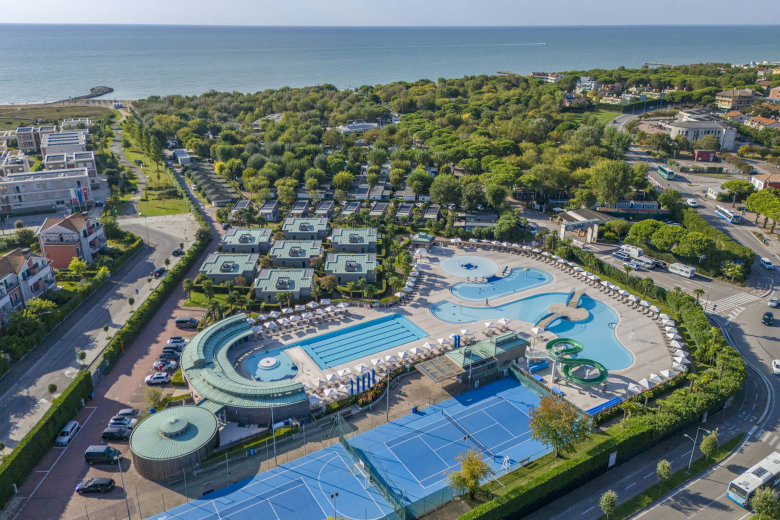 Campsites Italy | 4 and 5 stars with water park | Campings.Luxury